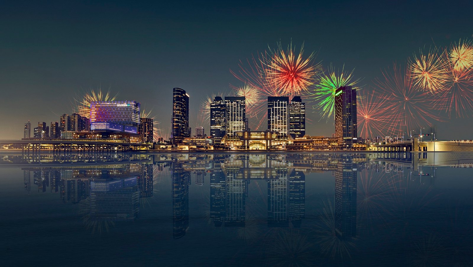 Celebrate the UAE’s 52nd Union Day with mesmerising water and lights ...